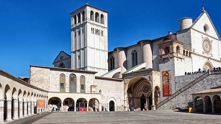 Noursat | أسيزي قلعة فرنسيس